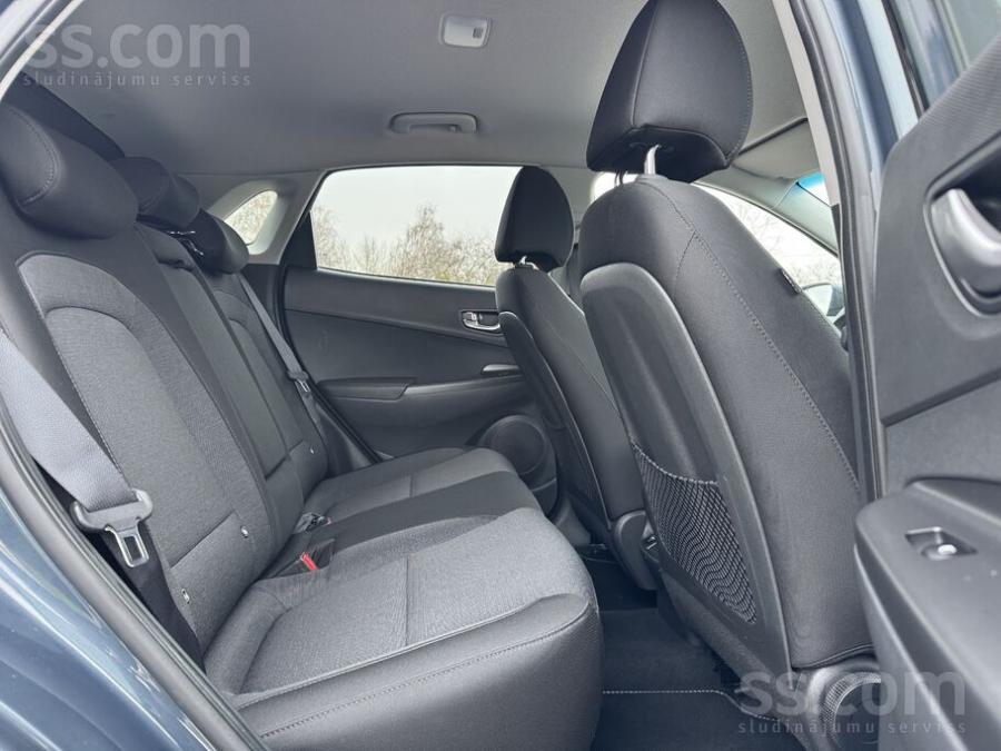 Grey Hyundai Kona 2022 in Riga, with an engine capacity of 1.00 L and mileage of 0 thousand km for 17250 €, photo 9 on AUTOMOTO.COM.LV