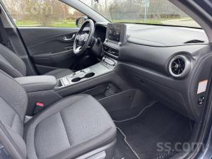 Grey Hyundai Kona 2022 in Riga, with an engine capacity of 1.00 L and mileage of 0 thousand km for 17250 €, photo 10 on AUTOMOTO.COM.LV