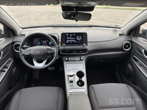 Grey Hyundai Kona 2022 in Riga, with an engine capacity of 1.00 L and mileage of 0 thousand km for 17250 €, photo 12 on AUTOMOTO.COM.LV