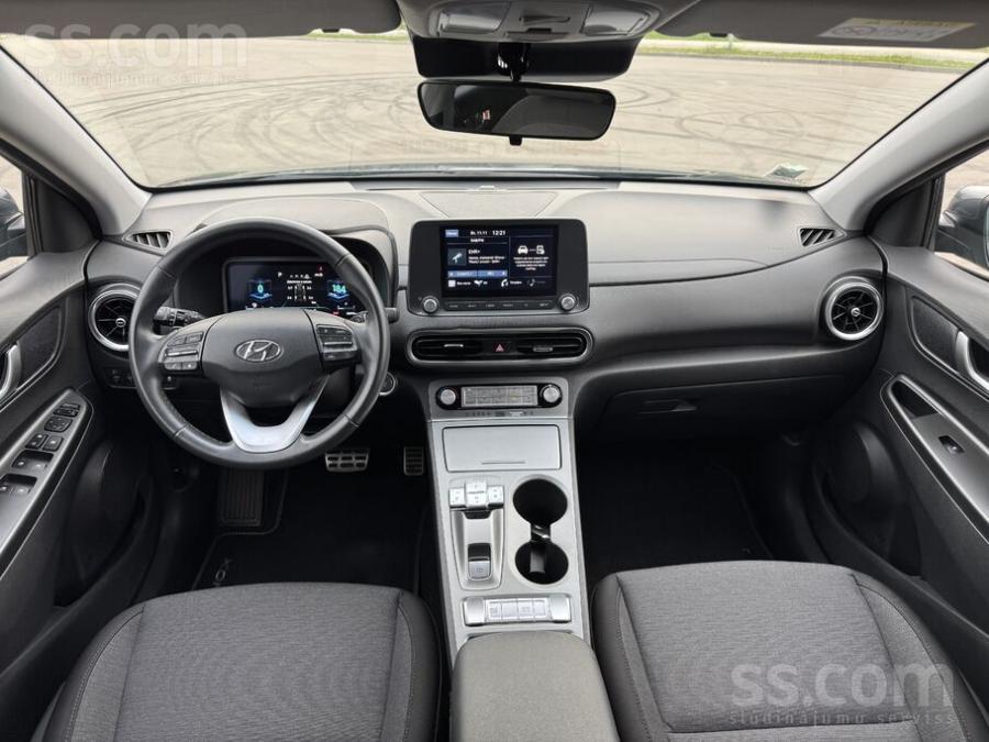 Grey Hyundai Kona 2022 in Riga, with an engine capacity of 1.00 L and mileage of 0 thousand km for 17250 €, photo 12 on AUTOMOTO.COM.LV