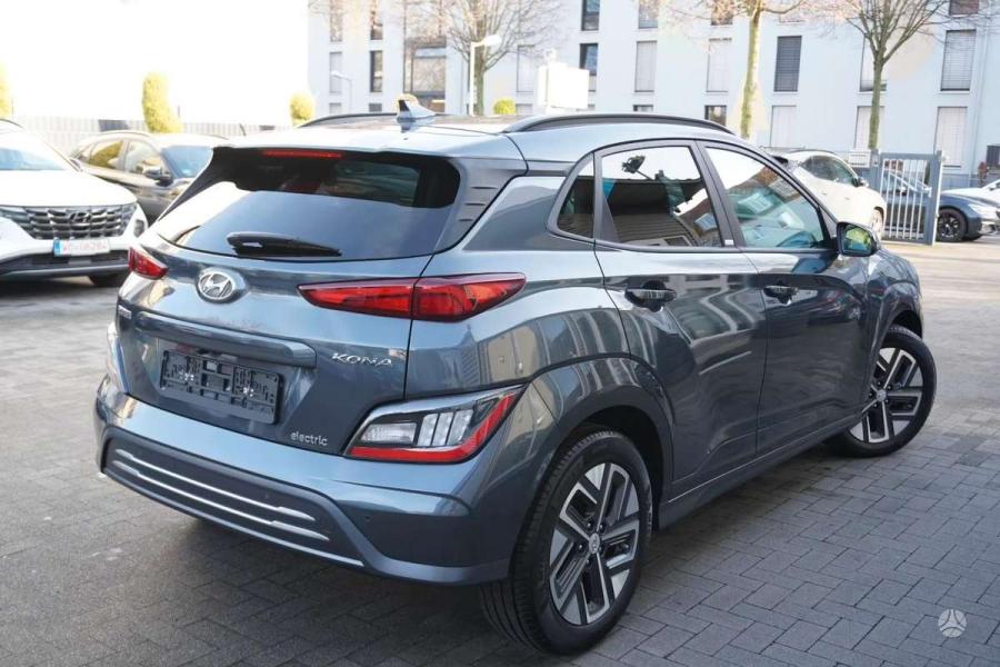Grey Hyundai Kona 2022 in Vilnius, with an engine capacity of 0.00 L and mileage of 85 thousand km for 20500 €, photo 2 on AUTOMOTO.COM.LV