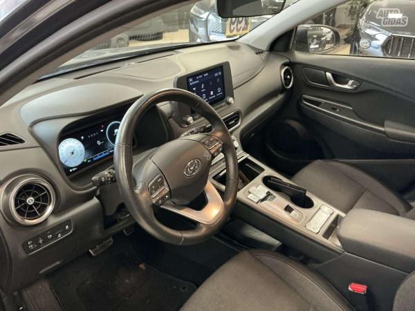 Pelēks Hyundai Kona 2022 Kauņa, ar dzinēja tilpumu 0.00 L un nobraukumu 59 tūkst. km par 21370 €, foto 5 vietnē AUTOMOTO.COM.LV