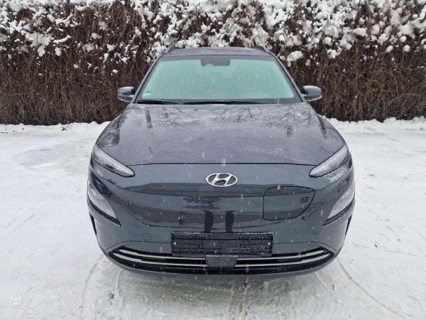 Grey Hyundai Kona 2022 in Vilnius, with an engine capacity of 0.00 L and mileage of 29 thousand km for 16750 €, photo 2 on AUTOMOTO.COM.LV