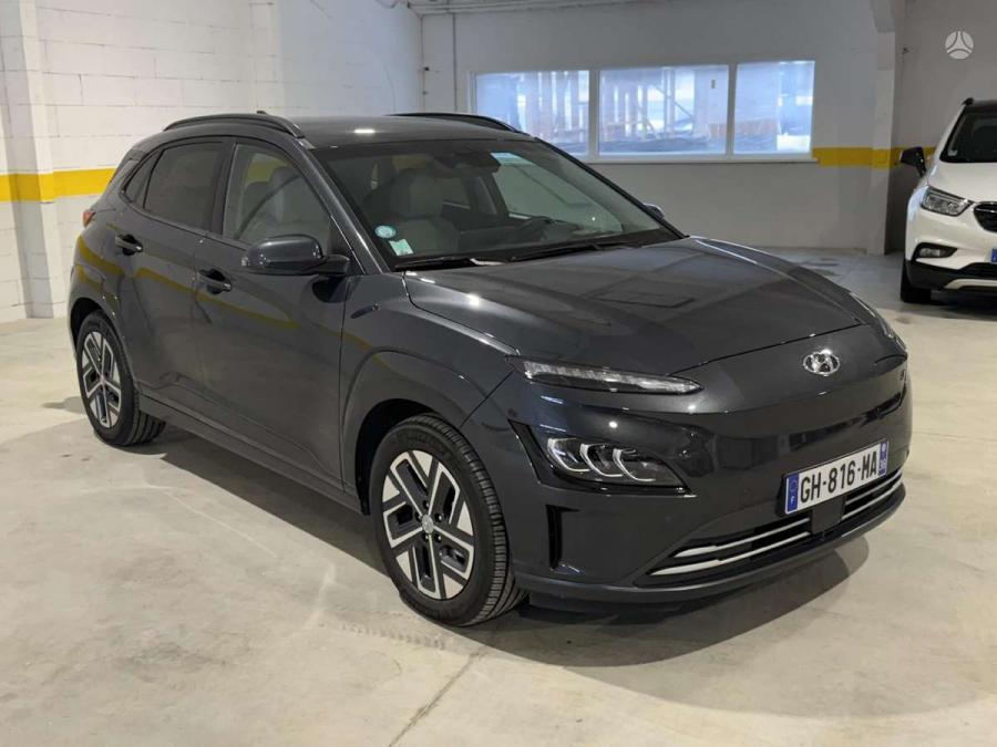 Pelēks Hyundai Kona 2022 Kauņa, ar dzinēja tilpumu 0.00 L un nobraukumu 39 tūkst. km par 17700 €, foto 1 vietnē AUTOMOTO.COM.LV