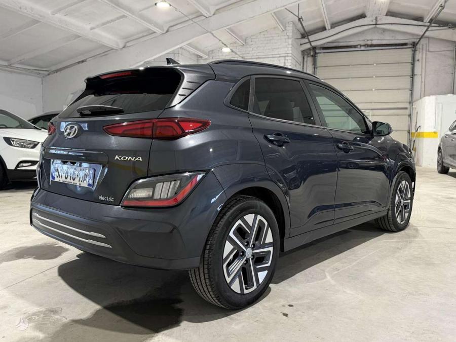 Pelēks Hyundai Kona 2022 Kauņa, ar dzinēja tilpumu 0.00 L un nobraukumu 39 tūkst. km par 17700 €, foto 2 vietnē AUTOMOTO.COM.LV