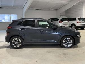Pelēks Hyundai Kona 2022 Kauņa, ar dzinēja tilpumu 0.00 L un nobraukumu 39 tūkst. km par 17700 €, foto 4 vietnē AUTOMOTO.COM.LV