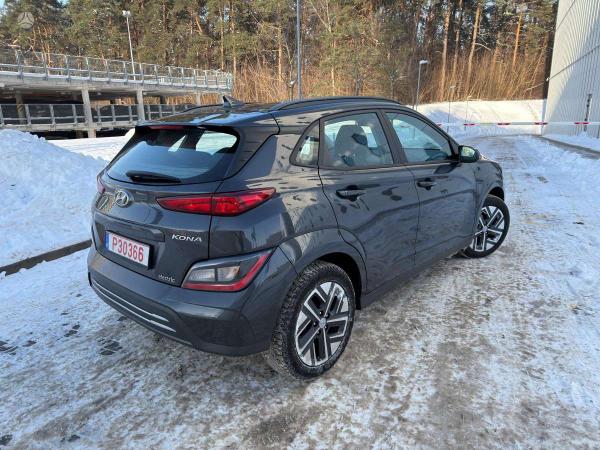 Grey Hyundai Kona 2022 in Vilnius, with an engine capacity of 0.00 L and mileage of 99 thousand km for 18150 €, photo 4 on AUTOMOTO.COM.LV