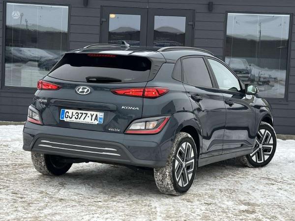 Pelēks Hyundai Kona 2022 Šauļi, ar dzinēja tilpumu 0.00 L un nobraukumu 80 tūkst. km par 15200 €, foto 4 vietnē AUTOMOTO.COM.LV