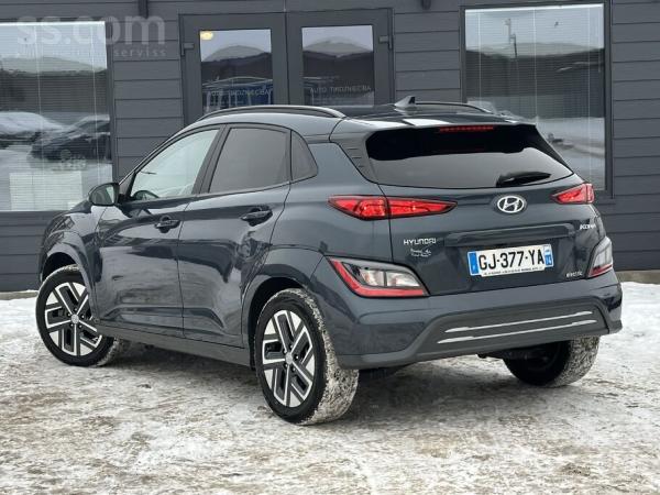 Pelēks Hyundai Kona 2022 Jelgava, ar dzinēja tilpumu 0.00 L un nobraukumu 80 tūkst. km par 15500 €, foto 2 vietnē AUTOMOTO.COM.LV
