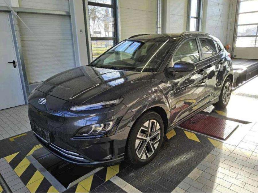 Pelēks Hyundai Kona 2022 Viļņa, ar dzinēja tilpumu 0.00 L un nobraukumu 85 tūkst. km par 19999 €, foto 1 vietnē AUTOMOTO.COM.LV