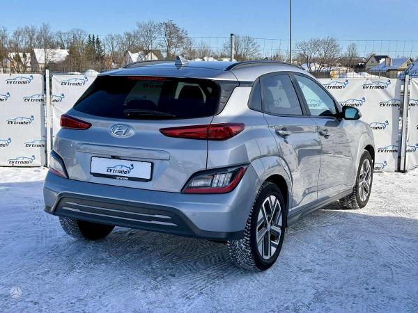 Pelēks Hyundai Kona 2022 Viļņa, ar dzinēja tilpumu 0.00 L un nobraukumu 106 tūkst. km par 20500 €, foto 2 vietnē AUTOMOTO.COM.LV