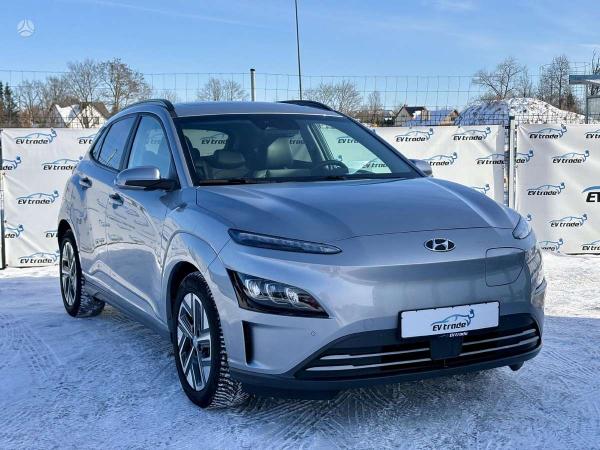 Pelēks Hyundai Kona 2022 Viļņa, ar dzinēja tilpumu 0.00 L un nobraukumu 106 tūkst. km par 20500 €, foto 3 vietnē AUTOMOTO.COM.LV