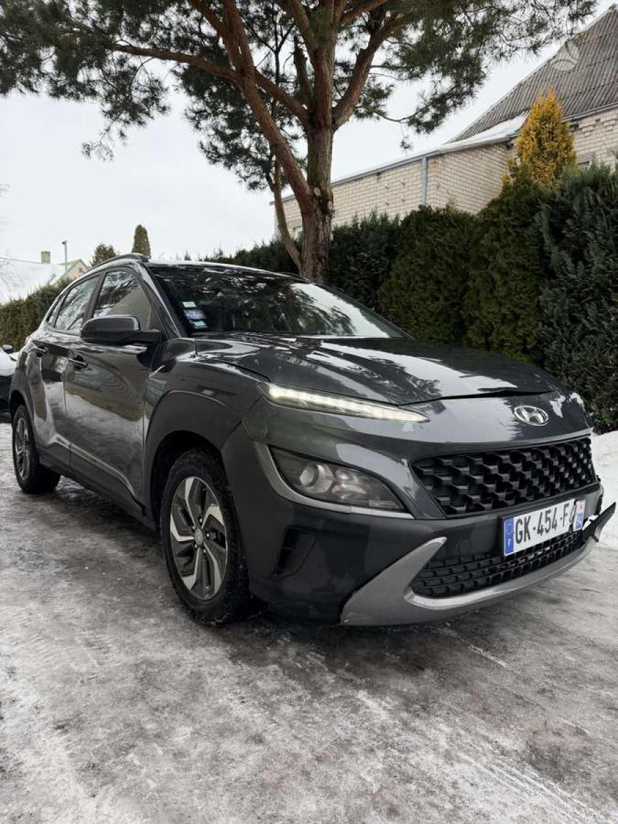 Grey Hyundai Kona 2022 in Kaunas, with an engine capacity of 1.58 L and mileage of 178 thousand km for 6700 €, photo 1 on AUTOMOTO.COM.LV