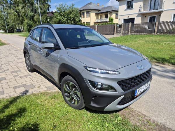 Pelēks Hyundai Kona 2022 Rīga, ar dzinēja tilpumu 1.60 L un nobraukumu 16 tūkst. km par 16200 €, foto 1 vietnē AUTOMOTO.COM.LV