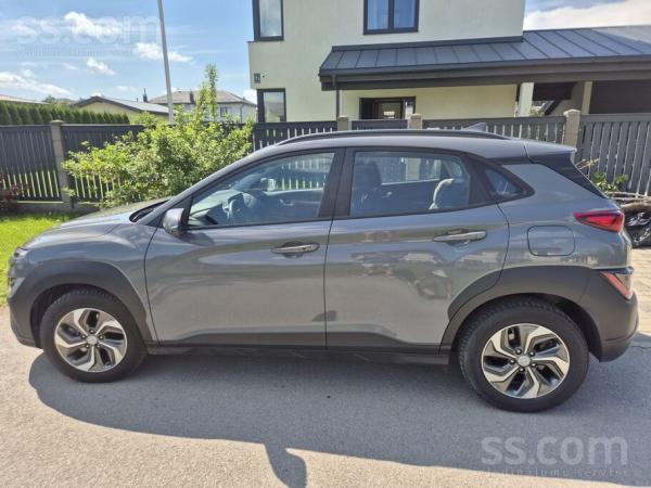 Pelēks Hyundai Kona 2022 Rīga, ar dzinēja tilpumu 1.60 L un nobraukumu 16 tūkst. km par 16200 €, foto 4 vietnē AUTOMOTO.COM.LV