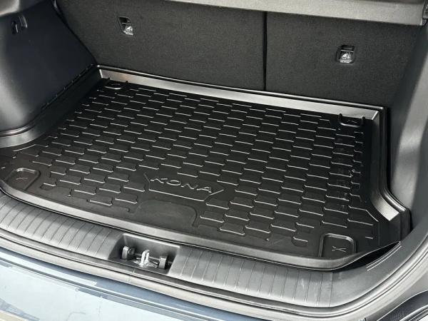 Grey Hyundai Kona 2022 in Jelgava, with an engine capacity of 0.00 L and mileage of 80 thousand km for 14500 €, photo 9 on AUTOMOTO.COM.LV