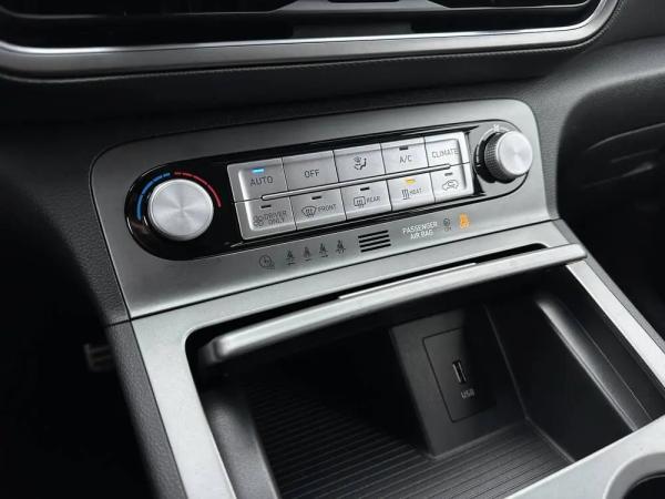 Grey Hyundai Kona 2022 in Jelgava, with an engine capacity of 0.00 L and mileage of 80 thousand km for 14500 €, photo 10 on AUTOMOTO.COM.LV