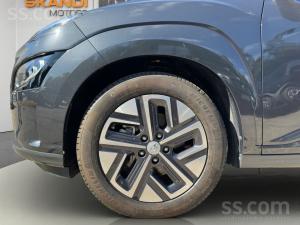 Pelēks Hyundai Kona 2022 Rīga, ar dzinēja tilpumu 0.00 L un nobraukumu 40 tūkst. km par 21790 €, foto 19 vietnē AUTOMOTO.COM.LV