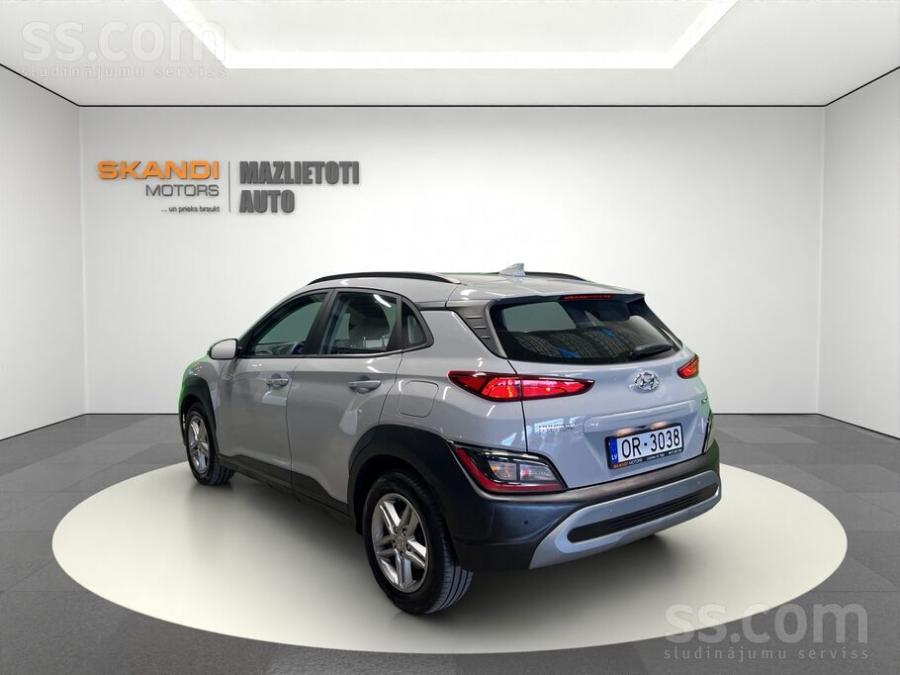 Pelēks Hyundai Kona 2022 Rīga, ar dzinēja tilpumu 1.00 L un nobraukumu 48 tūkst. km par 15490 €, foto 5 vietnē AUTOMOTO.COM.LV