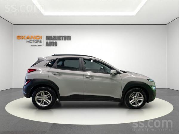 Pelēks Hyundai Kona 2022 Rīga, ar dzinēja tilpumu 1.00 L un nobraukumu 48 tūkst. km par 15490 €, foto 7 vietnē AUTOMOTO.COM.LV