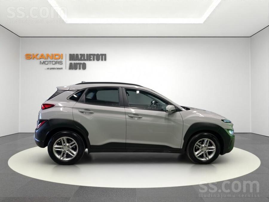 Pelēks Hyundai Kona 2022 Rīga, ar dzinēja tilpumu 1.00 L un nobraukumu 48 tūkst. km par 15490 €, foto 8 vietnē AUTOMOTO.COM.LV