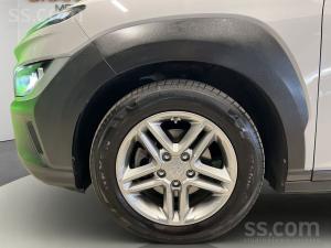 Pelēks Hyundai Kona 2022 Rīga, ar dzinēja tilpumu 1.00 L un nobraukumu 48 tūkst. km par 15490 €, foto 18 vietnē AUTOMOTO.COM.LV