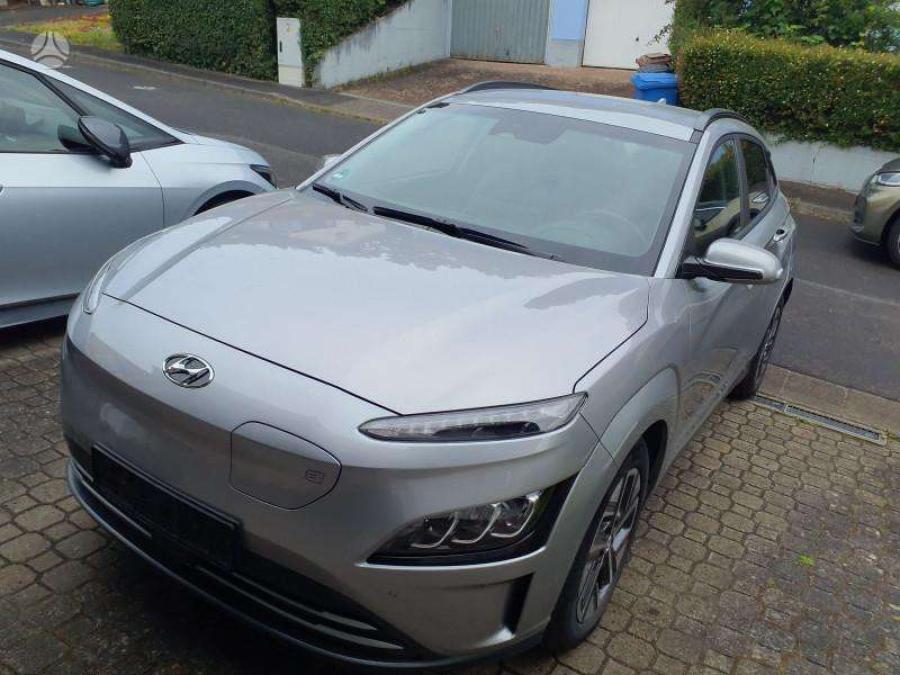 Pelēks Hyundai Kona 2022 Viļņa, ar dzinēja tilpumu 0.00 L un nobraukumu 122 tūkst. km par 22000 €, foto 1 vietnē AUTOMOTO.COM.LV