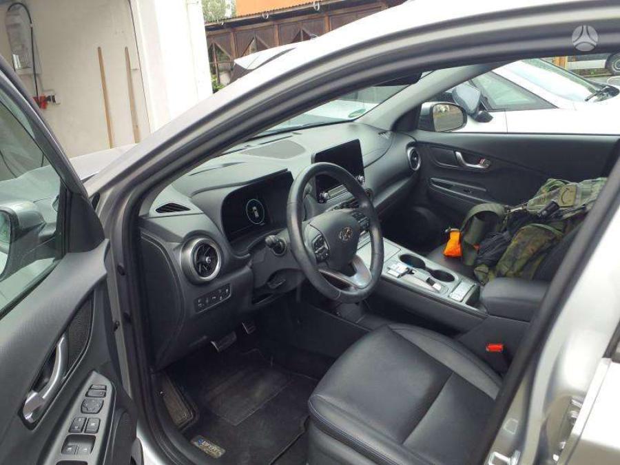 Pelēks Hyundai Kona 2022 Viļņa, ar dzinēja tilpumu 0.00 L un nobraukumu 122 tūkst. km par 22000 €, foto 4 vietnē AUTOMOTO.COM.LV