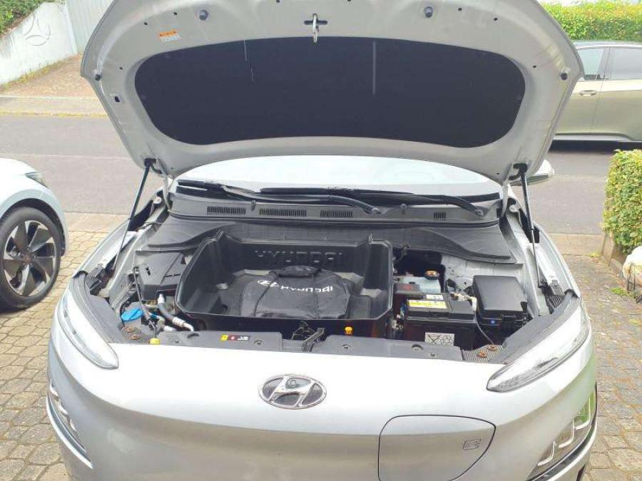 Pelēks Hyundai Kona 2022 Viļņa, ar dzinēja tilpumu 0.00 L un nobraukumu 122 tūkst. km par 22000 €, foto 6 vietnē AUTOMOTO.COM.LV