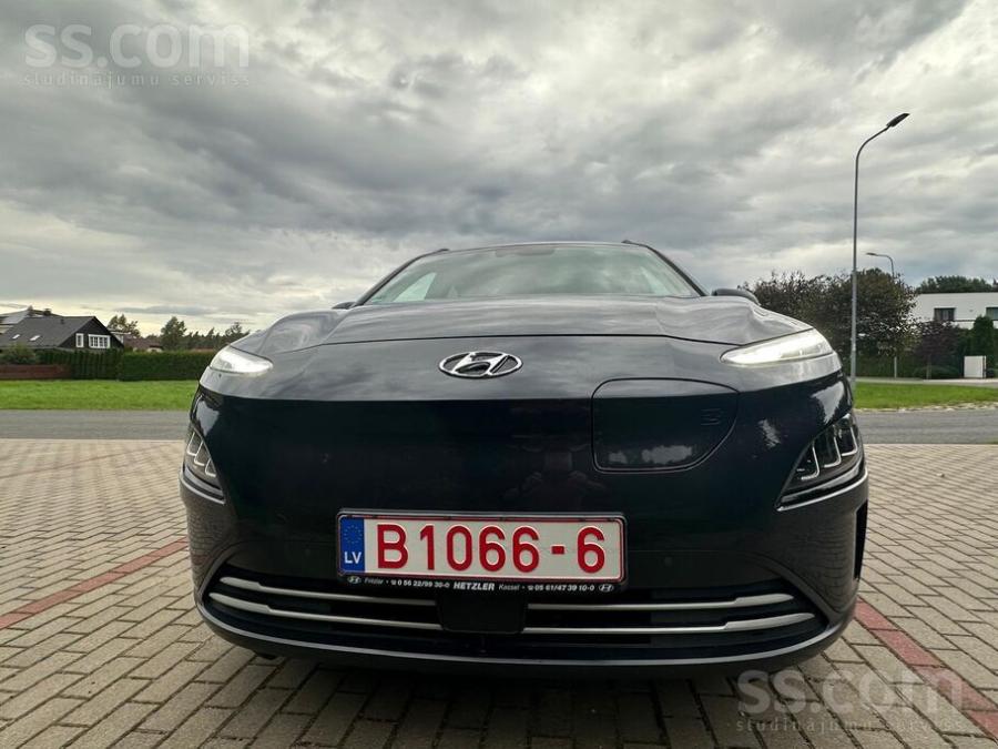 Серый Хендай Кона 2022 в Рига, объемом двигателя 1.00 л и пробегом 48 тыс. км за 18850 €, фото 3 на AUTOMOTO.COM.LV