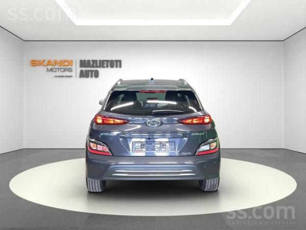 Pelēks Hyundai Kona 2022 Rīga, ar dzinēja tilpumu 0.00 L un nobraukumu 41 tūkst. km par 20990 €, foto 6 vietnē AUTOMOTO.COM.LV