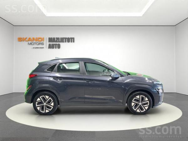 Pelēks Hyundai Kona 2022 Rīga, ar dzinēja tilpumu 0.00 L un nobraukumu 41 tūkst. km par 20990 €, foto 8 vietnē AUTOMOTO.COM.LV