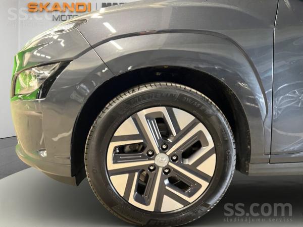 Pelēks Hyundai Kona 2022 Rīga, ar dzinēja tilpumu 0.00 L un nobraukumu 41 tūkst. km par 20990 €, foto 10 vietnē AUTOMOTO.COM.LV