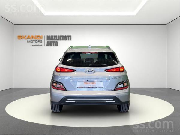 Pelēks Hyundai Kona 2022 Rīga, ar dzinēja tilpumu 1.60 L un nobraukumu 41 tūkst. km par 20990 €, foto 6 vietnē AUTOMOTO.COM.LV