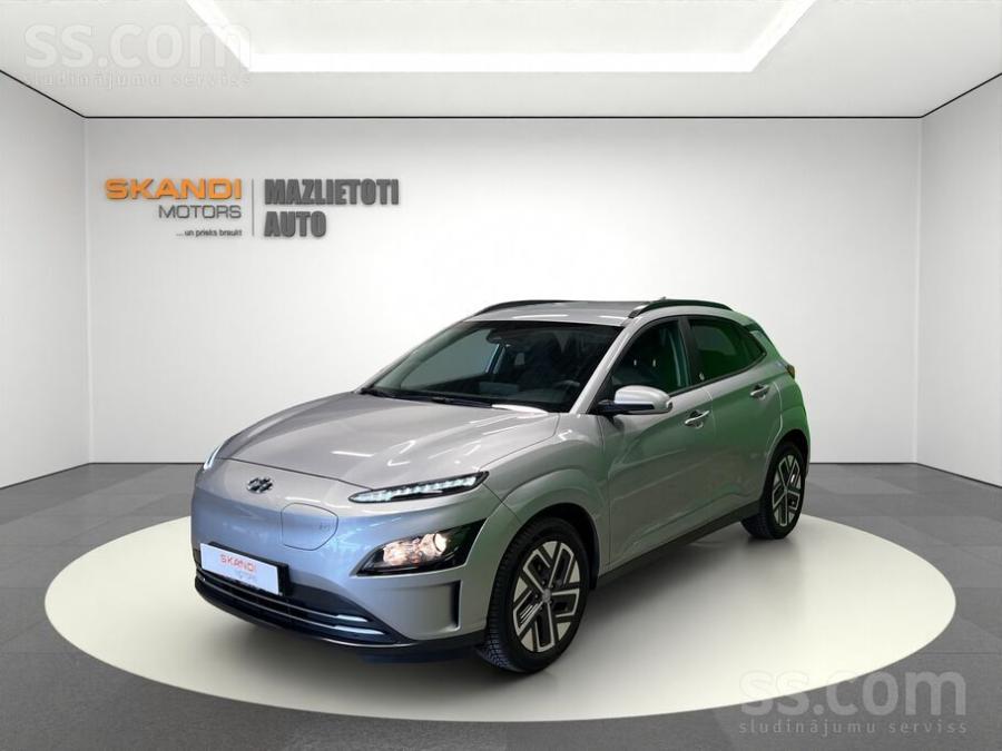Pelēks Hyundai Kona 2022 Rīga, ar dzinēja tilpumu 0.00 L un nobraukumu 46 tūkst. km par 21990 €, foto 1 vietnē AUTOMOTO.COM.LV