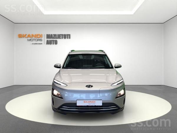Grey Hyundai Kona 2022 in Riga, with an engine capacity of 0.00 L and mileage of 46 thousand km for 21990 €, photo 3 on AUTOMOTO.COM.LV