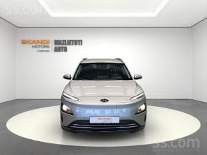 Pelēks Hyundai Kona 2022 Rīga, ar dzinēja tilpumu 0.00 L un nobraukumu 46 tūkst. km par 21990 €, foto 3 vietnē AUTOMOTO.COM.LV