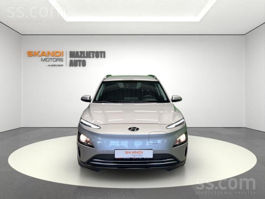 Pelēks Hyundai Kona 2022 Rīga, ar dzinēja tilpumu 0.00 L un nobraukumu 46 tūkst. km par 21990 €, foto 3 vietnē AUTOMOTO.COM.LV