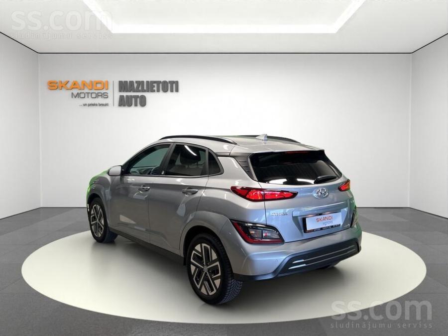 Pelēks Hyundai Kona 2022 Rīga, ar dzinēja tilpumu 0.00 L un nobraukumu 46 tūkst. km par 21990 €, foto 5 vietnē AUTOMOTO.COM.LV