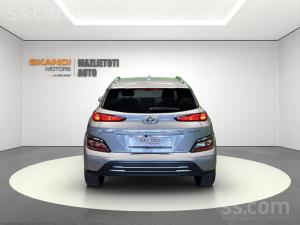 Pelēks Hyundai Kona 2022 Rīga, ar dzinēja tilpumu 0.00 L un nobraukumu 46 tūkst. km par 21990 €, foto 6 vietnē AUTOMOTO.COM.LV