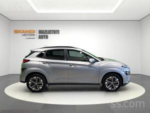 Pelēks Hyundai Kona 2022 Rīga, ar dzinēja tilpumu 0.00 L un nobraukumu 46 tūkst. km par 21990 €, foto 8 vietnē AUTOMOTO.COM.LV
