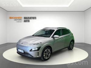 Pelēks Hyundai Kona 2022 Rīga, ar dzinēja tilpumu 0.00 L un nobraukumu 112 tūkst. km par 18990 €, foto  vietnē AUTOMOTO.COM.LV