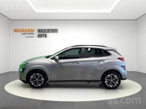 Grey Hyundai Kona 2022 in Riga, with an engine capacity of 0.00 L and mileage of 112 thousand km for 18990 €, photo 4 on AUTOMOTO.COM.LV