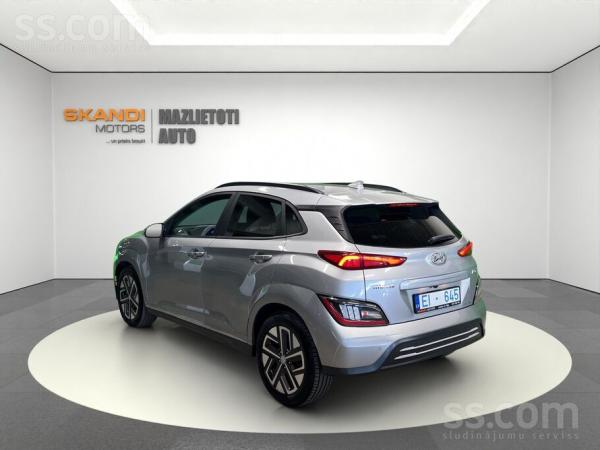 Hyundai Kona 2022 Rīga vietnē Pelēks Hyundai Kona 2022 Rīga, ar dzinēja tilpumu 0.00 L un nobraukumu 112 tūkst. km par 18990 €, foto 5 vietnē AUTOMOTO.COM.LV