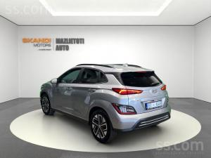 Grey Hyundai Kona 2022 in Riga, with an engine capacity of 0.00 L and mileage of 112 thousand km for 18990 €, photo 5 on AUTOMOTO.COM.LV