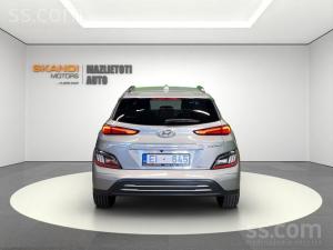 Grey Hyundai Kona 2022 in Riga, with an engine capacity of 0.00 L and mileage of 112 thousand km for 18990 €, photo 6 on AUTOMOTO.COM.LV