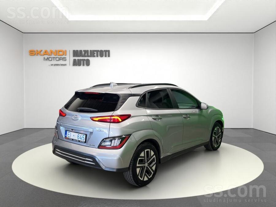 Grey Hyundai Kona 2022 in Riga, with an engine capacity of 0.00 L and mileage of 112 thousand km for 18990 €, photo 7 on AUTOMOTO.COM.LV