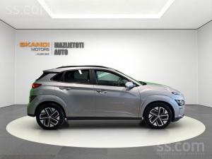 Grey Hyundai Kona 2022 in Riga, with an engine capacity of 0.00 L and mileage of 112 thousand km for 18990 €, photo 8 on AUTOMOTO.COM.LV