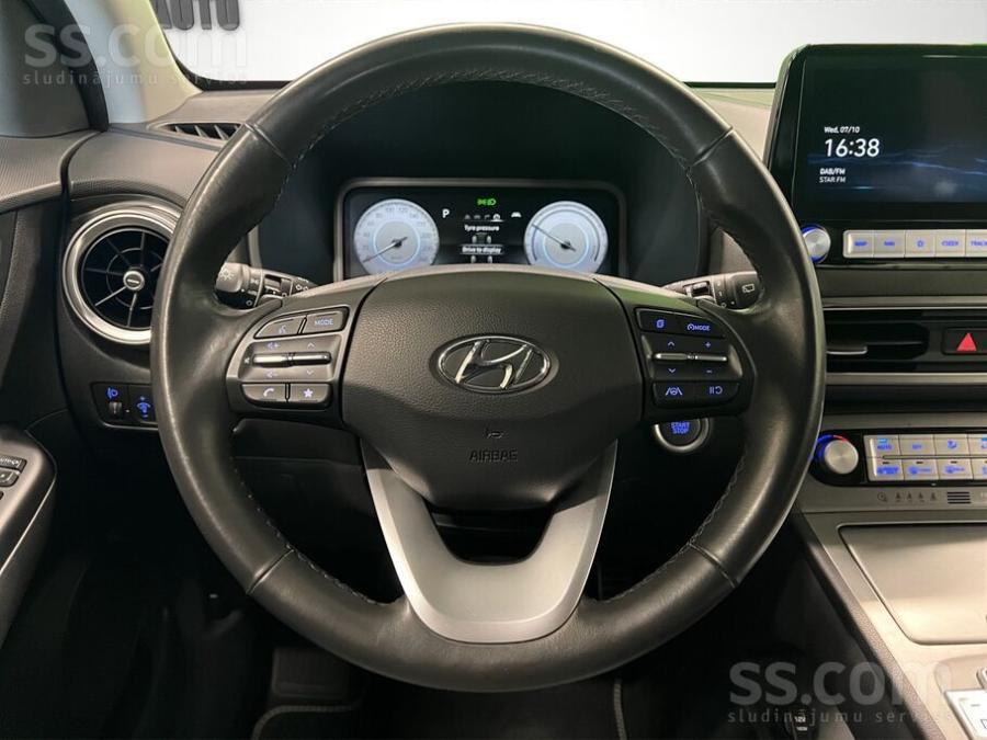 Grey Hyundai Kona 2022 in Riga, with an engine capacity of 0.00 L and mileage of 112 thousand km for 18990 €, photo 12 on AUTOMOTO.COM.LV