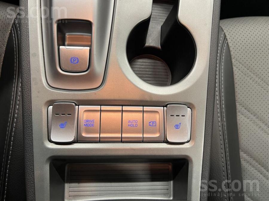 Grey Hyundai Kona 2022 in Riga, with an engine capacity of 0.00 L and mileage of 112 thousand km for 18990 €, photo 17 on AUTOMOTO.COM.LV